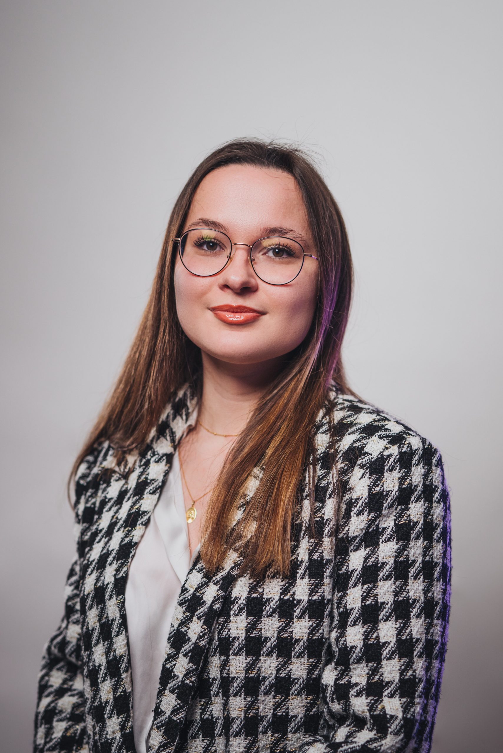 LinkedIn photo, optimize your professional profile | Lakeprod